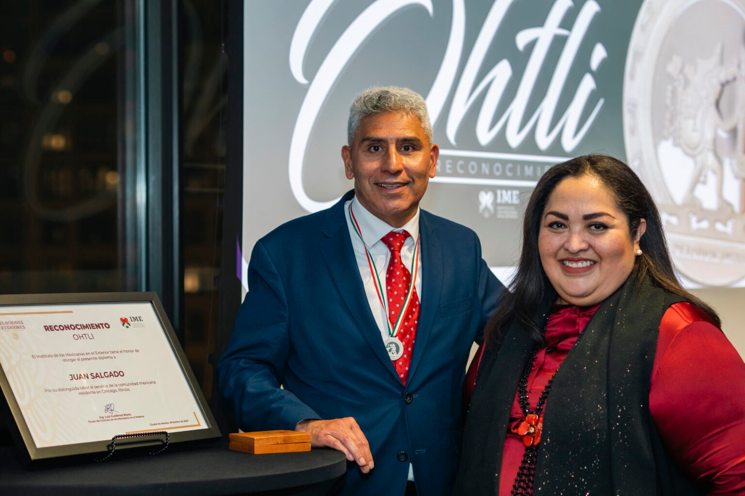 Ambassador Reyna Torres Mendivil presents Ohtli award to Chancellor Salgado - CCC